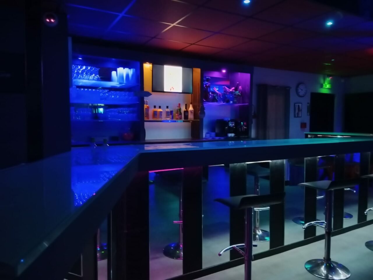 Le Paradis Club (37) - Le Club et ses 5 Espaces Plaisirs